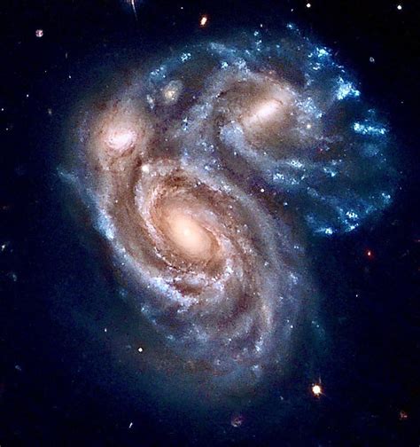 A Gorgeous Trio Of Colliding Galaxies Arp 272 Rspaceporn