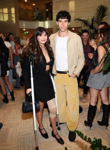 Who Is Nina Dobrev Dating Nina Dobrev Boyfriend Husband