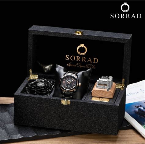 باکس هدیه موزیکال کهکشانی مشکی سه خونه گل رز مشکی کهکشانی فروشگاه سراد