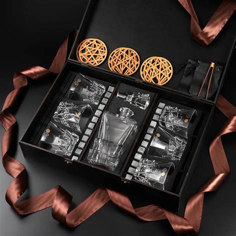 Чоловічий подарунковий набір з шістьма келихами та графіном Bohemia Crack 310 мл — ціна 5900 грн