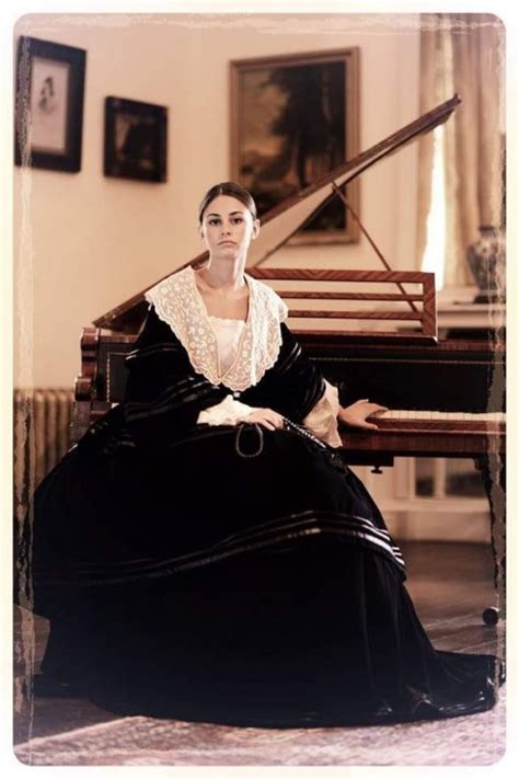 ნინო ჭავჭავაძის შავი კაბა ერთადერთი შემონახული ფოტოსურთი