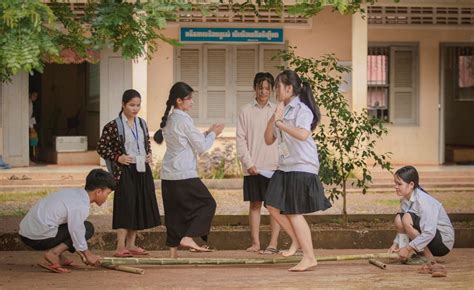 ឯកឧត្តមបានស្នើឱ្យ លោកគ្រូអ្នកគ្រូ ក្រុមប្រឹក្សាកុមារ ក្រុមប្រឹក្សាយុវជន ជួយជំរុញ លើកទឹកចិត្ត