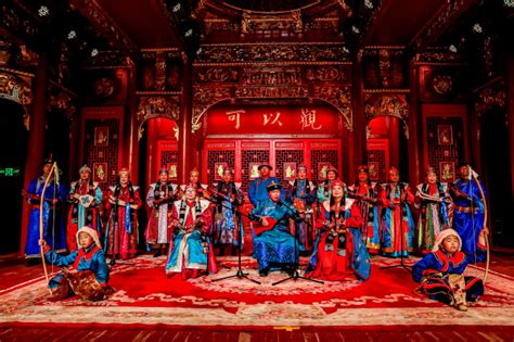 Шиньжяны туульчид Бээжин хотноо “Жангар” хайлав