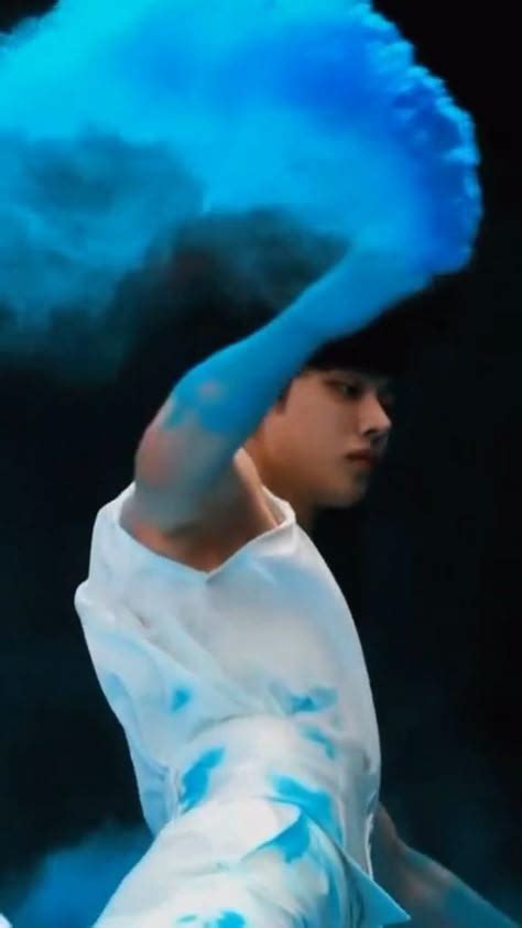 اغنيةطنين من فرقة تومورو يونجون سوبينتايهيونكاي💜🤍🤩 Muziek