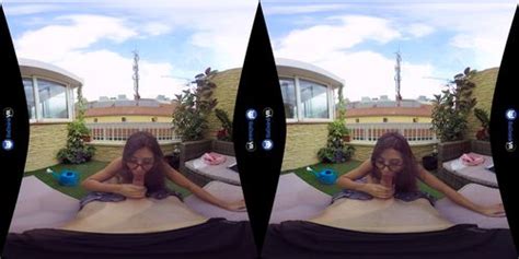 Vr Porn Sorority Slut Julia Helping You Adapt On College Badoink Vr