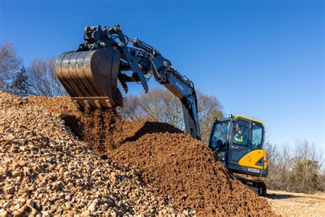 Hyundai Debuts Its Largest Compact Excavator The Hx90a Machinery Asia Your Information