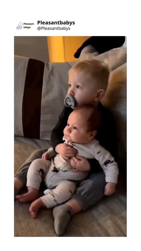 Naztarinha ‎ بچه بچه هابچه دختربچهپسراینستا پسر