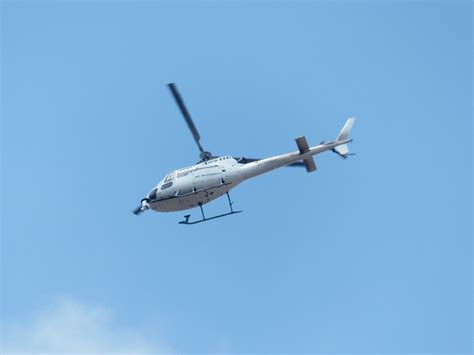 무료 이미지 파리 비행기 차량 공기 호스 경찰 Nsa 터보프롭 수색 이륙 힘 회전익 Tv 시청 감시 카메라 개인 보호 공군 국가 보안 대기