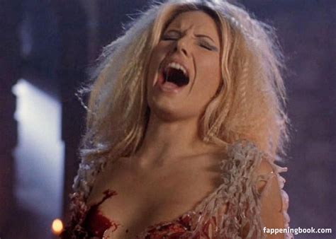 Layla Roberts Nude OnlyFans Leaks Fappening FappeningBook