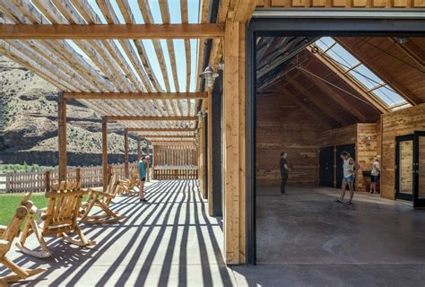 Barns And Ranches Inform Signals Experience Center In Oregon State Park