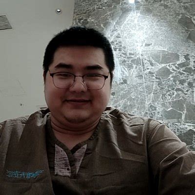 toumodjb on Twitter 投稿大赛 发出你最喜欢裸聊的直男大叔说说你最喜欢哪里是颜值是身材还是鸡巴性感 https t co k BiOo Jj Twitter