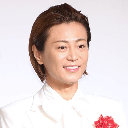 氷川きよし、横バストショットで明らかになった「サイズ感」 アサジョ
