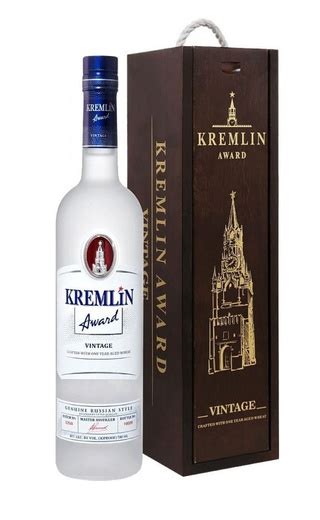 Водка Кремлин Эворд Винтаж цена 0,7 л в деревянном ящике 2817 руб ...