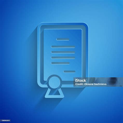 파란색 배경에서 격리된 용지 절단 인증서 템플릿 아이콘입니다 성취 수상 학위 보조금 졸업장 개념 종이 아트 스타일 벡터 페이퍼커팅에 대한 스톡 벡터 아트 및 기타 이미지