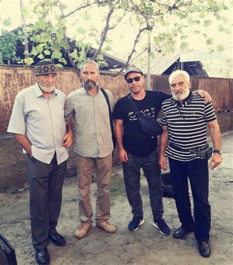 ხევსურული ჯოხის ცხენზე შემომჯდარი რისხვით მივერეკები ეს ჭინჭრები თათრებია ეს ნარები ლეკები