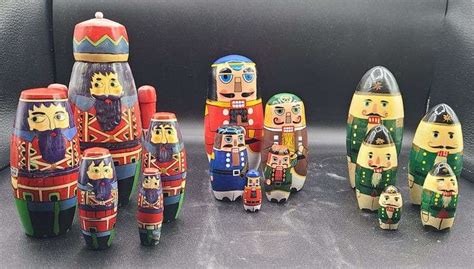 Vintage Nesting Nutcracker Dolls Tands Auction Service