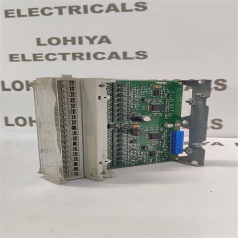 Schneider Electric Tsxdez32d2 Tsx Micro Modicon 12 Discrete Input