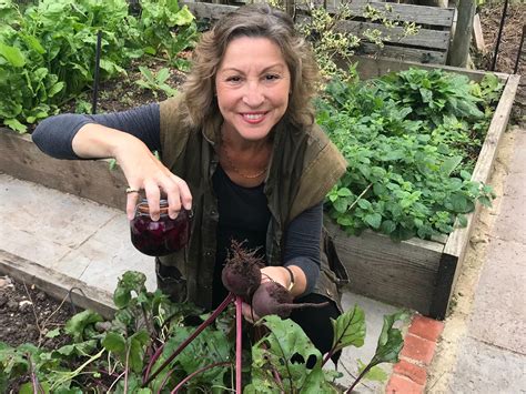 Rebecca Shares Her Top Tips For Gardening Rebecca Pow