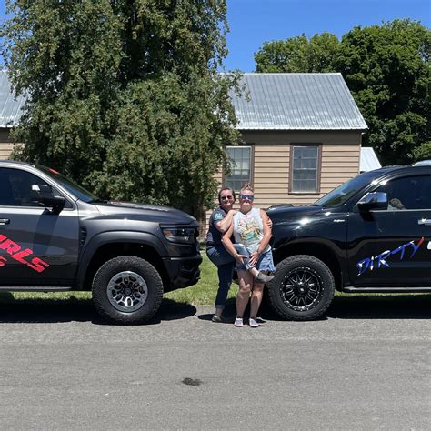 New Graphics Dirty Girls Detailing