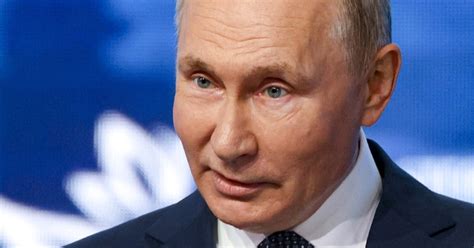 모스크바·상트페테르부르크 18개구 대표 푸틴 사임 요구