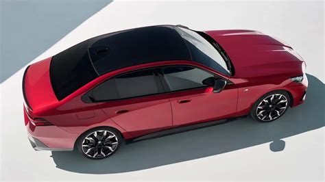 سری5 جدید ب ام و معرفی شد به آینه نگاه کن، مسیر را تغییر بده عکس