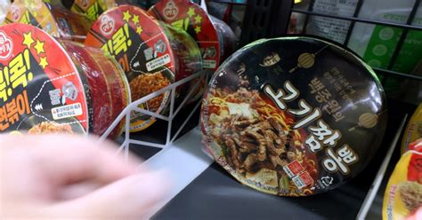 백종원 고기 짬봉 컵라면 대박 한 달만에 100만개 돌파