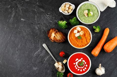 수프 구색 다양한 야채 수프와 유기농 재료 세트 텍스트 또는 조리법을위한 공간을 복사하십시오 사진 이미지에 대한 스톡 사진 및 기타 이미지 Istock