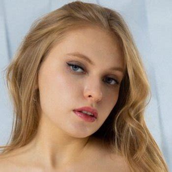 Sonya Elf Babe Page Watch This Adult Model On Freeones