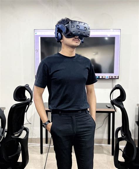 amaz khan on linkedin vr htcvivepro2 innovation