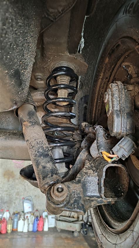 Меняем задние пружины и опоры пружин на задней балке — Renault Scenic ...