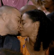 Black Girl And White Guy Kissing の  Tenor