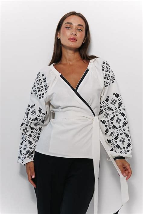 Акція вишиванка на запах — ціна 784 грн у каталозі Вишиванки Купити