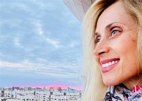 Lara Fabian A été Accueillie Comme Une Superstar Au Kazakhstan Voyez La Vidéo