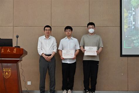 回顾电子科学与工程学院学生科创中心成立仪式暨首届学生科创项目优秀作品展示活动举办圆满成功