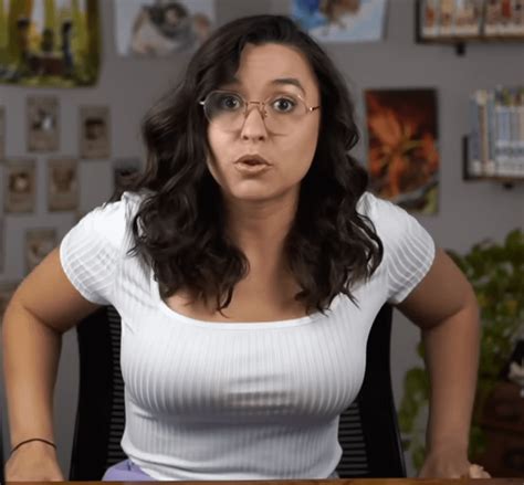 Merphy looks great in white! She is perfect~ : r/MerphyNapierPics