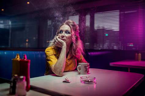 Photographic Series About Smokers Behavior Fubiz Media