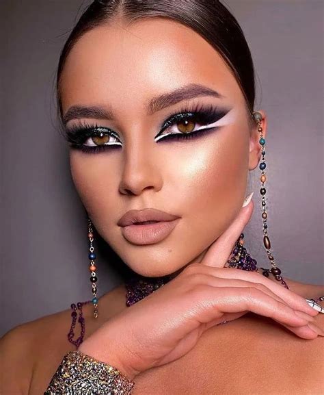 Pin By Victoria Hair On Макияж Classy Makeup Artistry Makeup