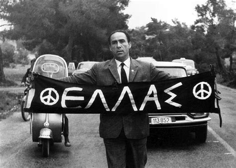 Lambrakis Revit Par La Solidarité Des Portois