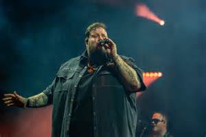 Jelly Roll Showcases 120lbs Weight Loss During Emotional New Appearance