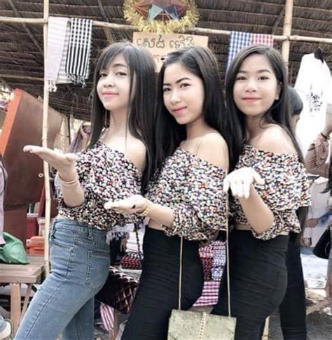 ក្រមុំ វិទ្យាល័យ