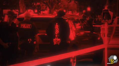 نماز خوندن پسر آمریکایی با دست های بسته فیلو