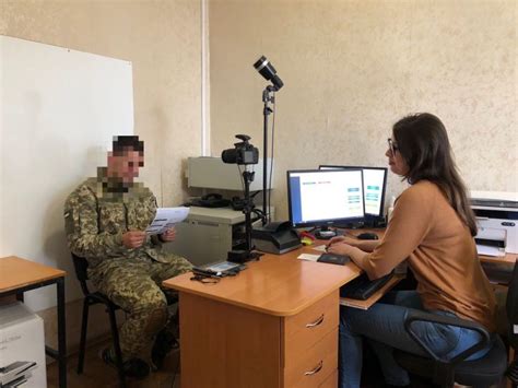 Міграційники Доброславського відділу оформляють закордонні паспорти захисникам України