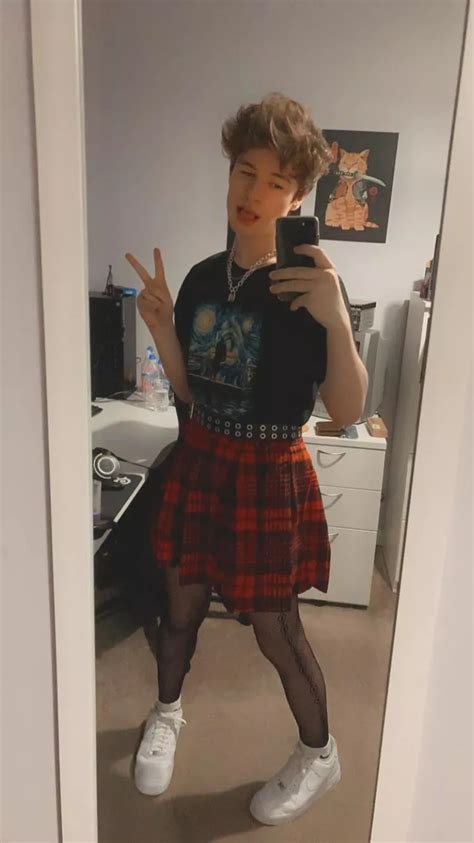 How Do I Look X Nudes By CadburysCaramel