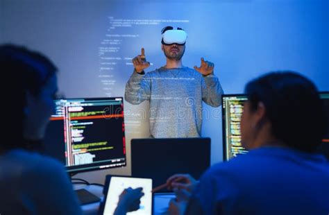 Developer Uses A Vr Headset To Interact With Projected Interface