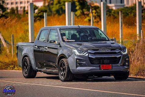 Experience Power And Style With The New Dmax Hi Lander 2022