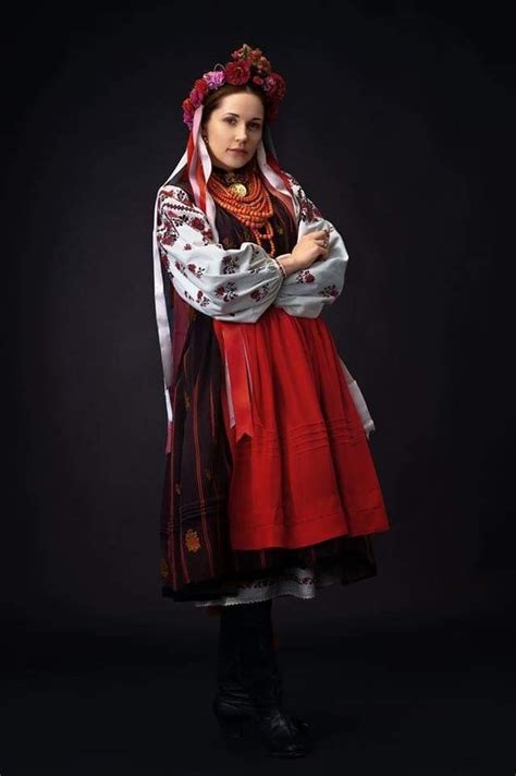 Pin by Lady G. on • Славяне • | Ukrainian clothing, Folk dresses ...