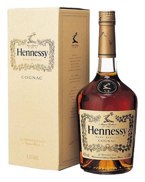 30 Perfectly Designed Cognac And Liqueur Bottles That Will Drive You