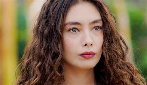 როგორ გამოიყურება 8 თვის ორსული ნესლიჰან ათაგიული თურქი ვარსკვლავი 8 წლიანი ლოდინის შემდეგ