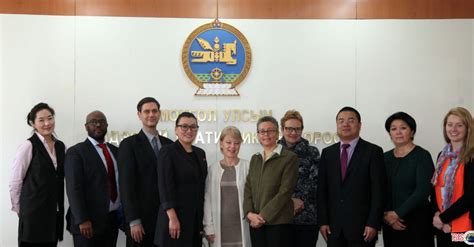 Үндэсний статистикийн хорооны дарга А Ариунзаяа хамтран ажилладаг олон улсын байгууллагын