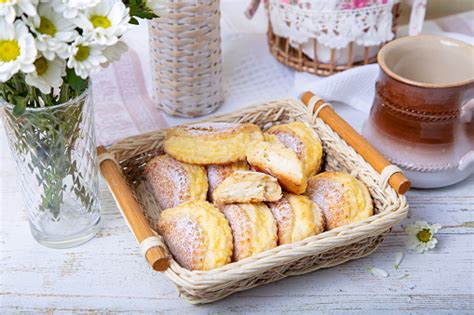 코 티 지 치즈와 크리스마스 이브 모래 반죽과 코 티 지 치즈에서 전통적인 러시아 과자 0명에 대한 스톡 사진 및 기타 이미지 0명 가정 생활 구이 Istock